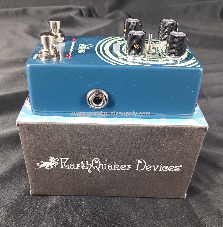 EarthQuaker Silos Multi Generational Time Reflection Delay Pedal ...